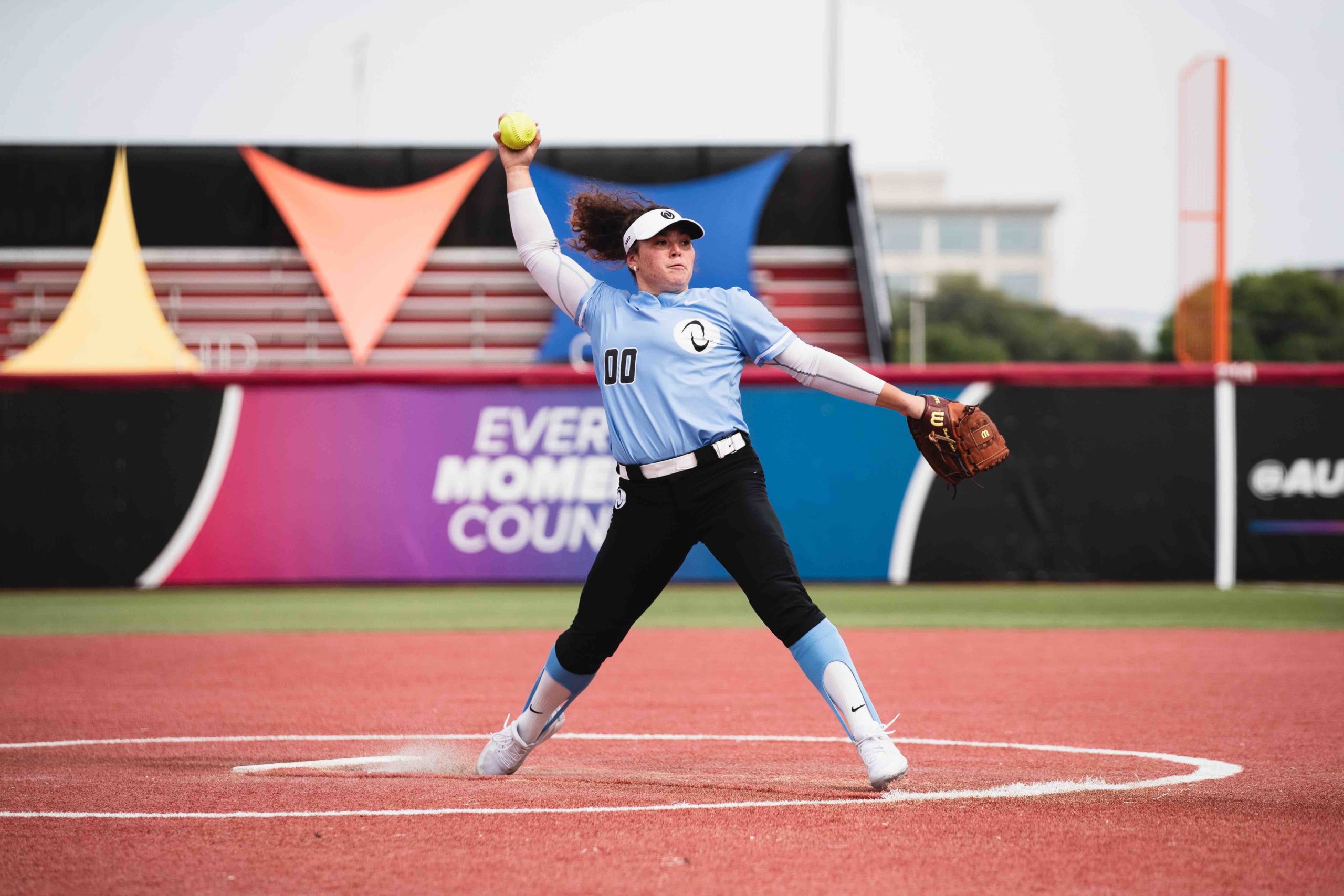 AU Report: Alyssa Denham Takes Overall Lead, Sets Up Final Day Free-For ...