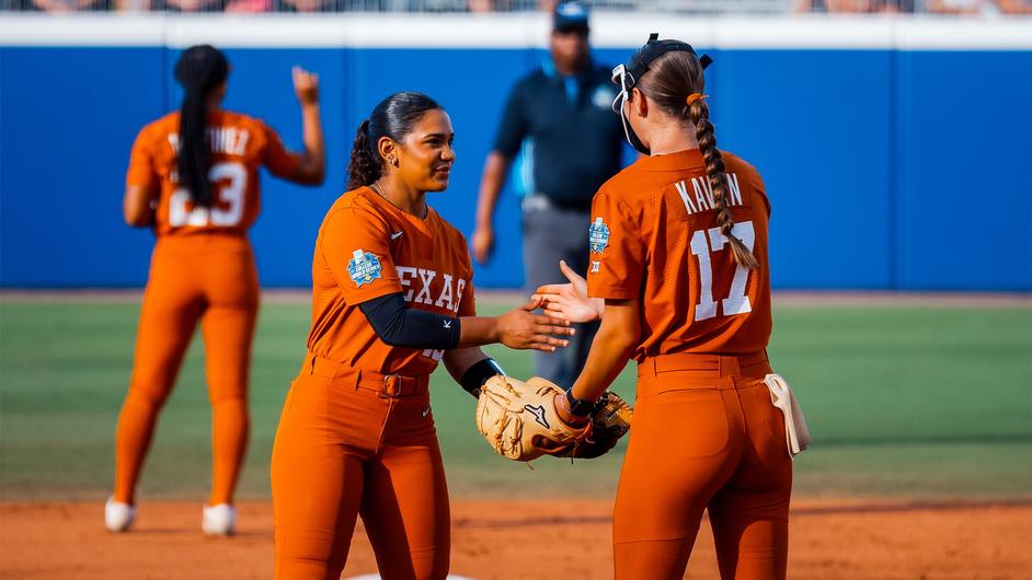 WCWS Game 3: Kavan’s Gem Outduels Canady, Sends Texas to Winner’s ...